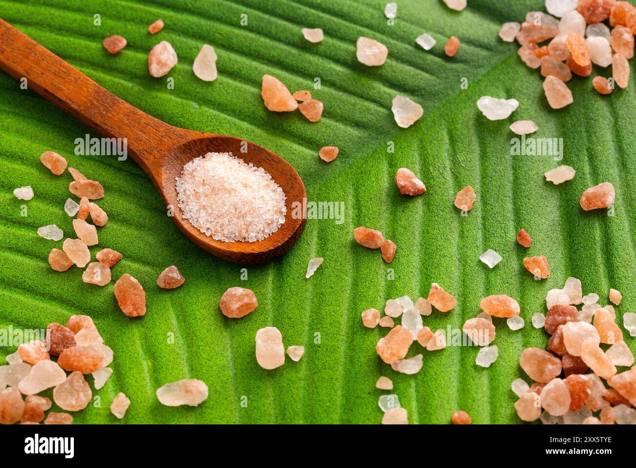 Pure salt in fine grained and coarse grains - Himalayan pink crystals ...