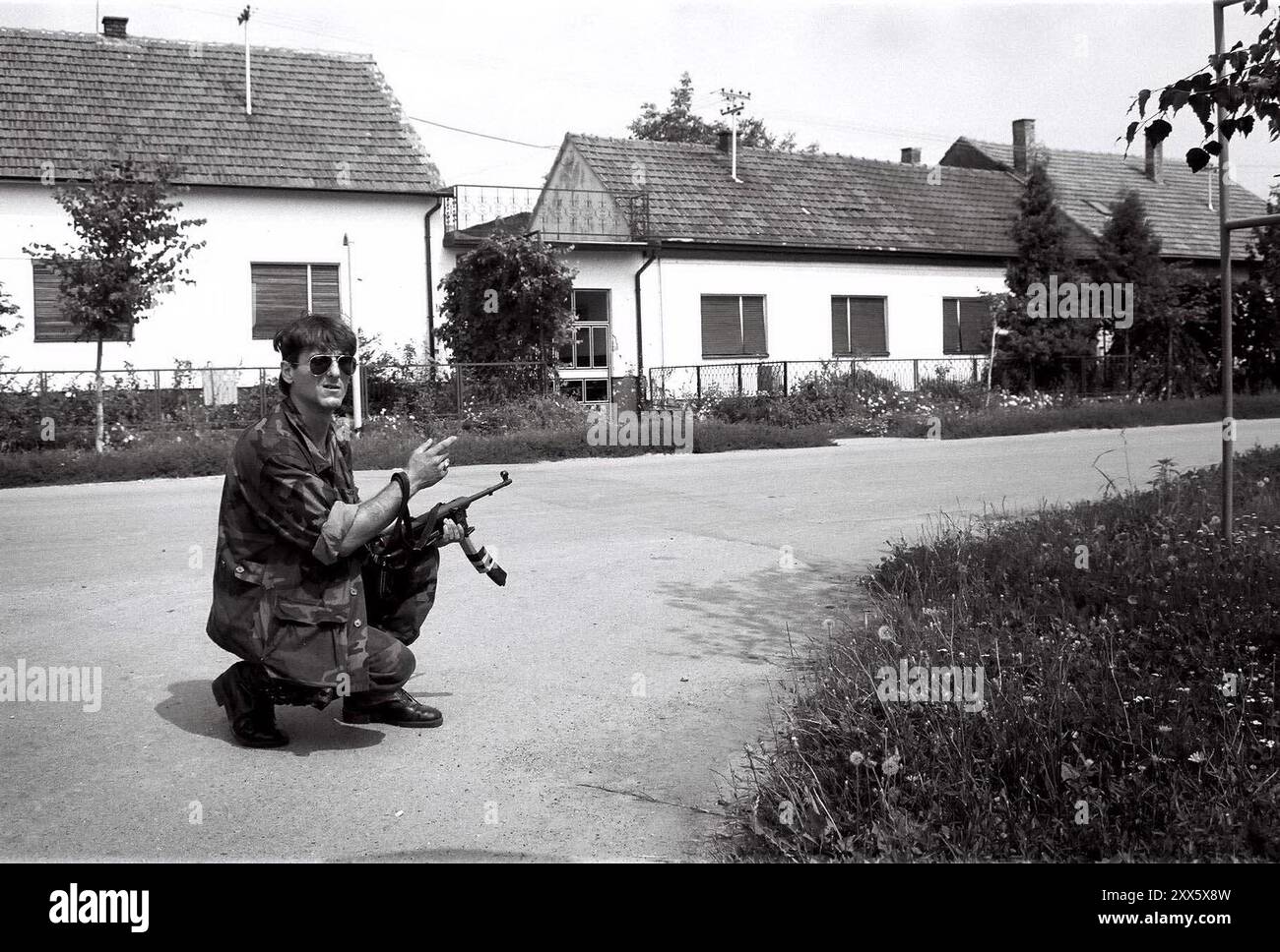 Tenja,Croatia.08-12-1991,Croatian army at the frontline in the village ...