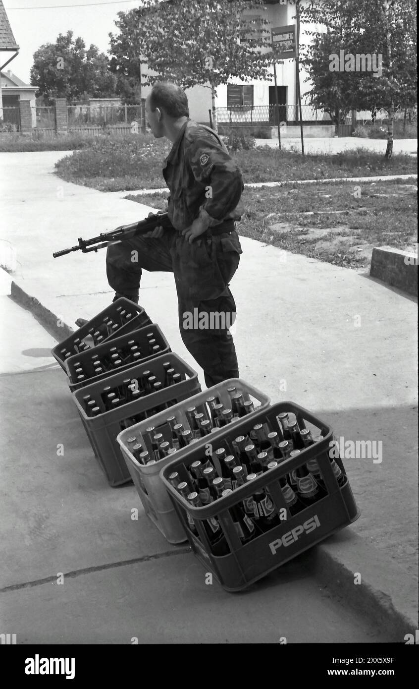 Tenja,Croatia.08-12-1991,Croatian army at the frontline in the village ...