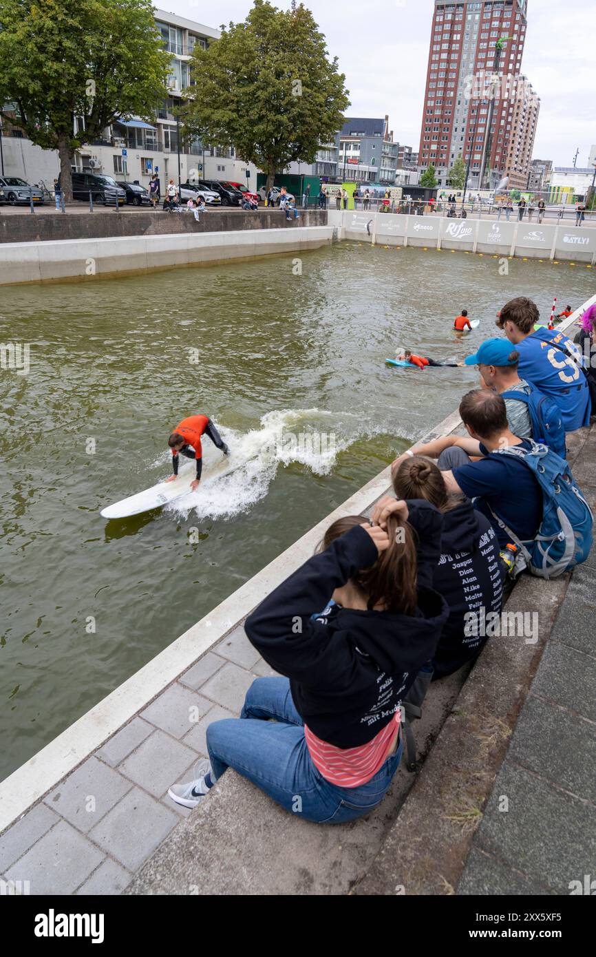 Surfanlage in der Innenstadt von Rotterdam, Rif010, die angeblich ...
