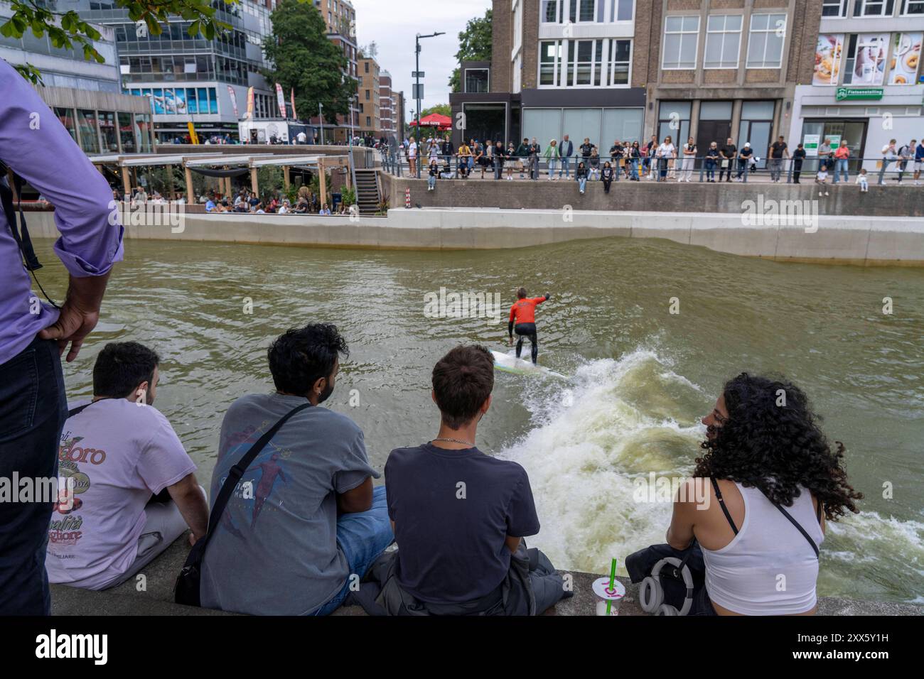 Surfanlage in der Innenstadt von Rotterdam, Rif010, die angeblich ...
