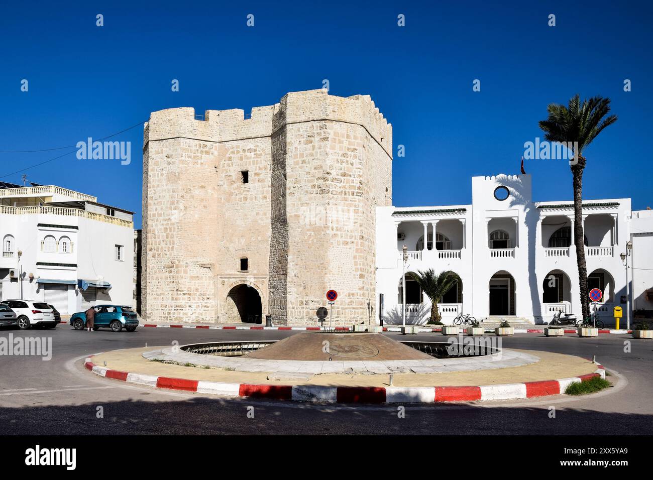 Ancient tunisian castle stone walls hi-res stock photography and images - Alamy