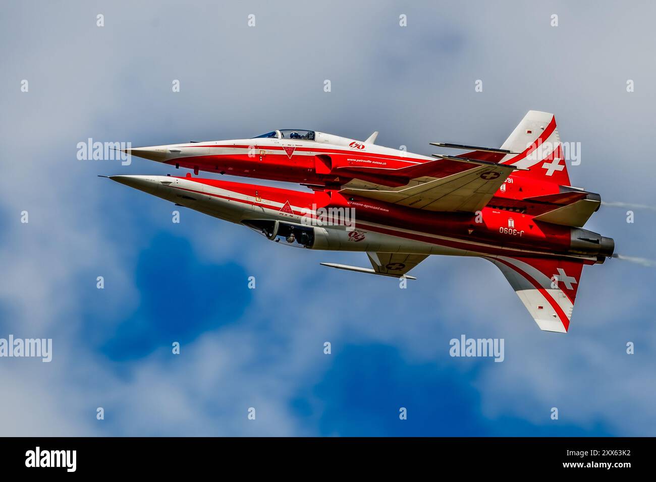 Swiss Air Force Northrop F5 Tiger II of the Patrouille Suisse flying in ...