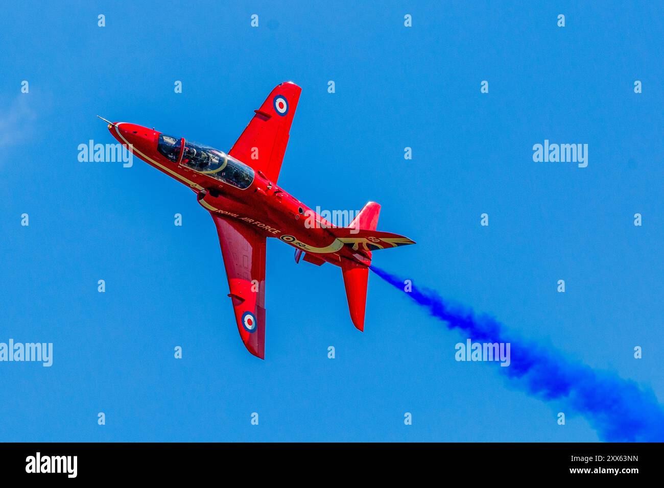 BAe Hawk of the RAF Red Arrows flying at Duxford Airshow Stock Photo ...
