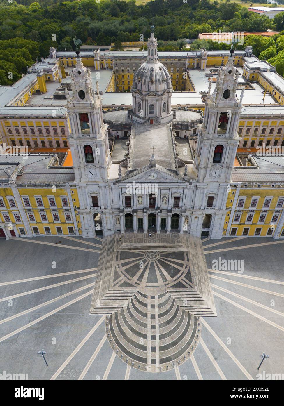 Aerial view symmetrical gardens hi-res stock photography and images - Alamy
