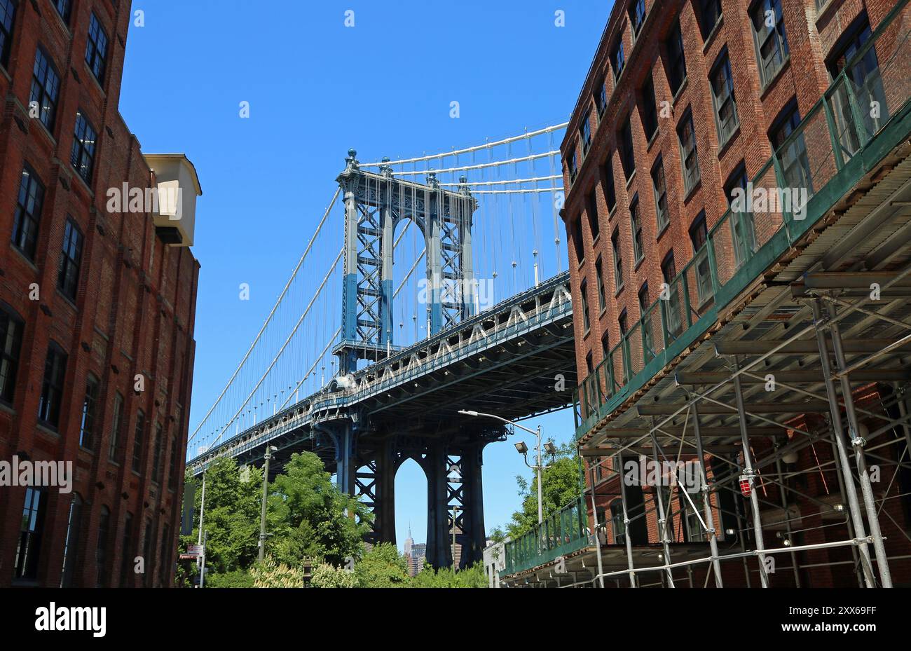 View at Empire State building behind pylon - Brooklyn, New York City ...