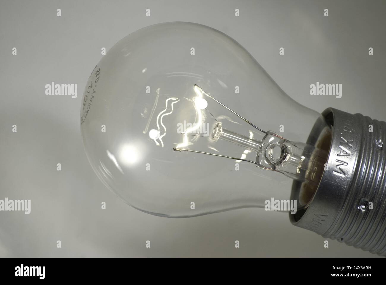 Light bulb, analogue light source, warm light, clear light bulb ...