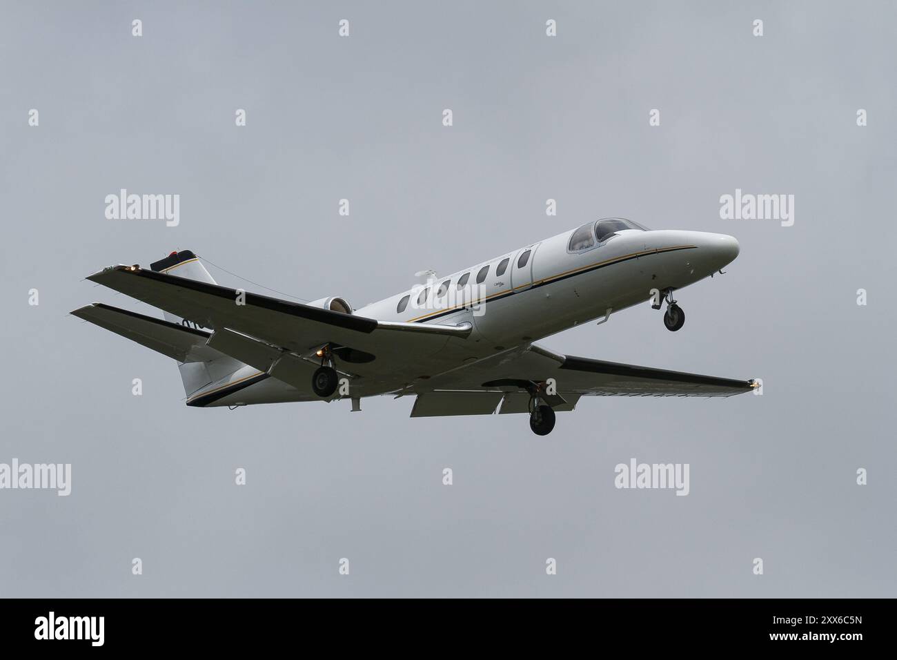 A US Army Cessna UC35A Citation Ultra jet flying near NAF Atsugi ...