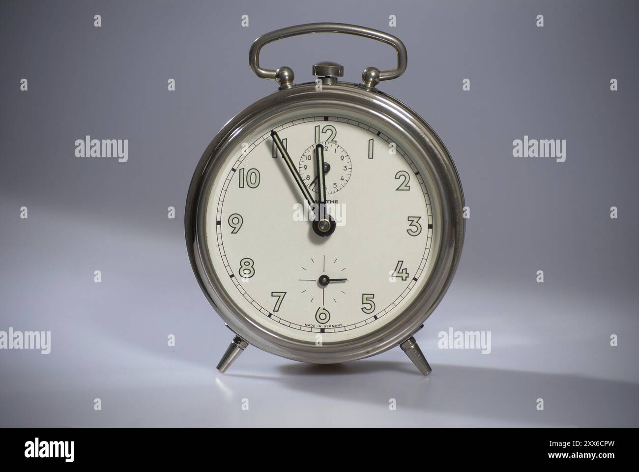 12 hour clock hi-res stock photography and images - Alamy