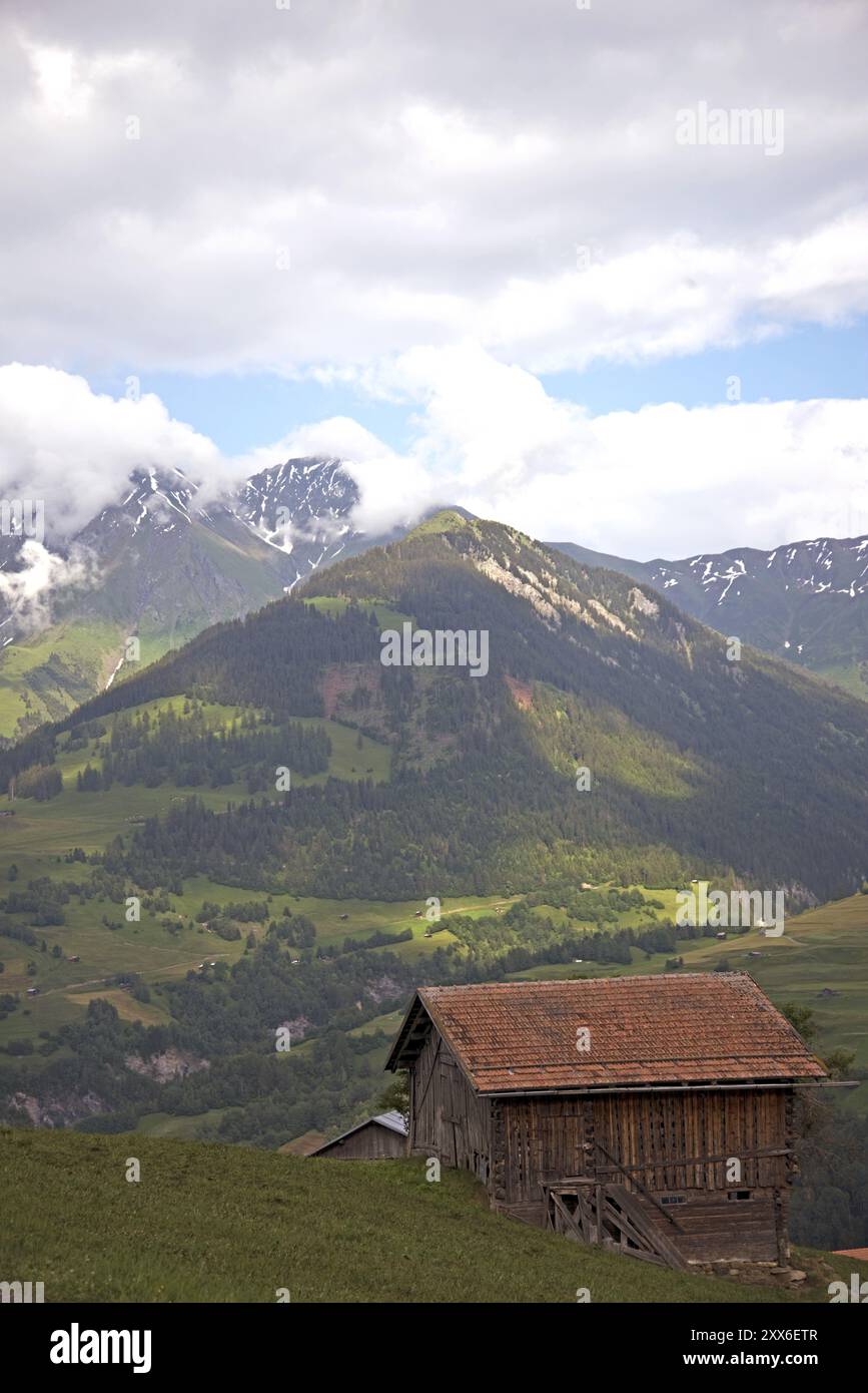 Log cabin in the alps hi-res stock photography and images - Alamy