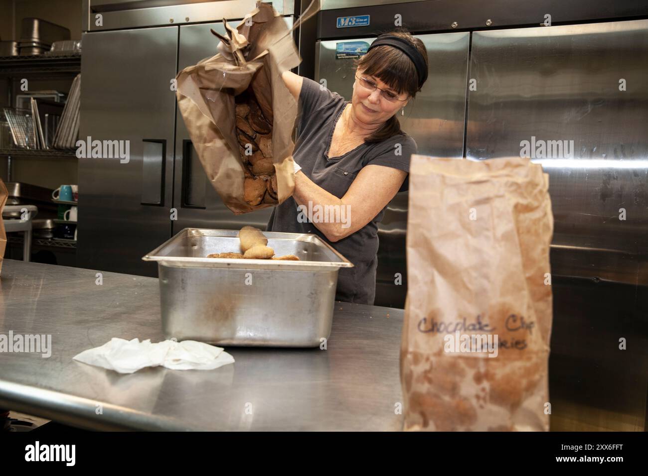 ARC-0148......Feeding the homeless in Everett Washington. PENELOPE ...