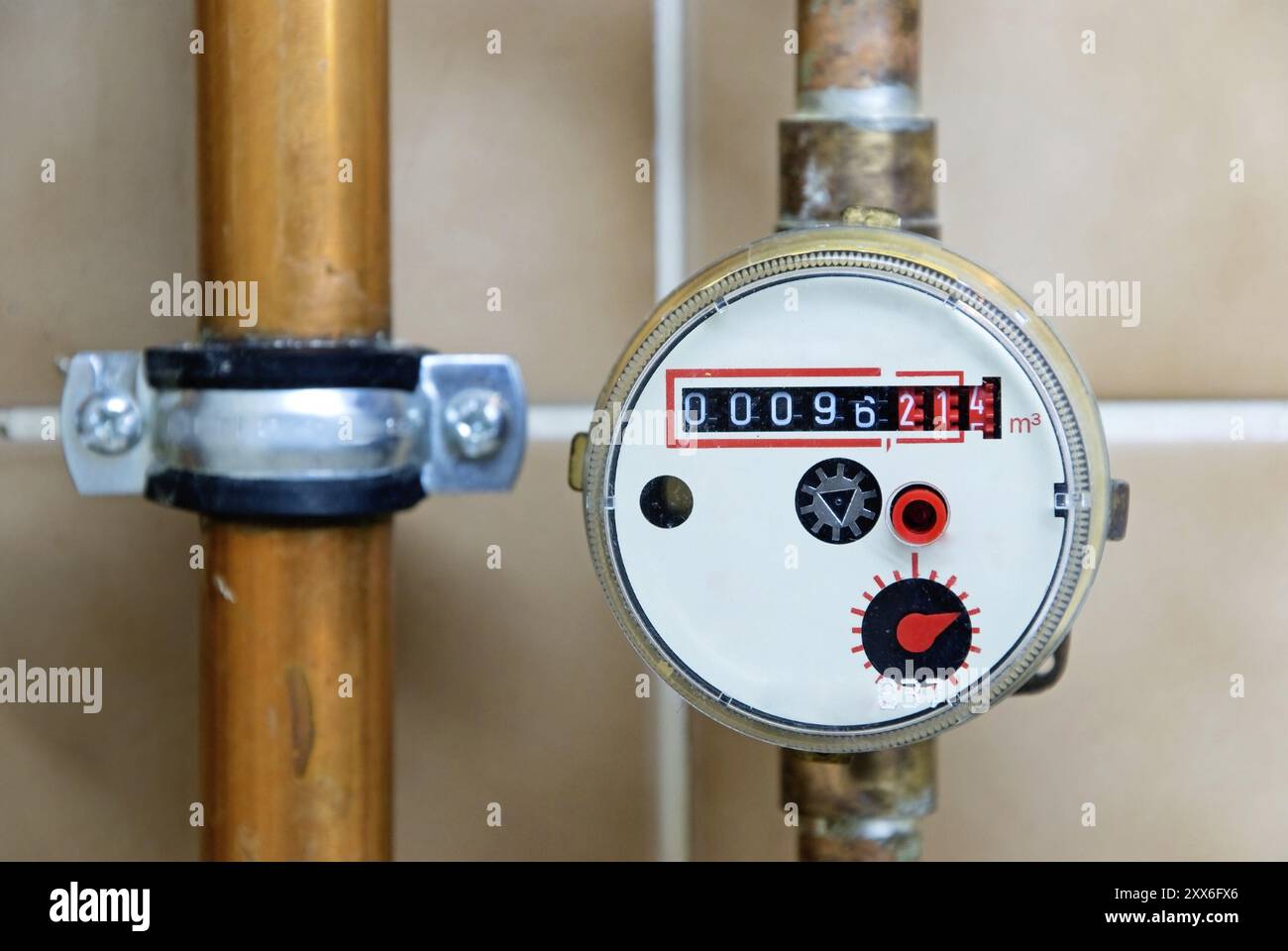 Copper clock hi-res stock photography and images - Alamy