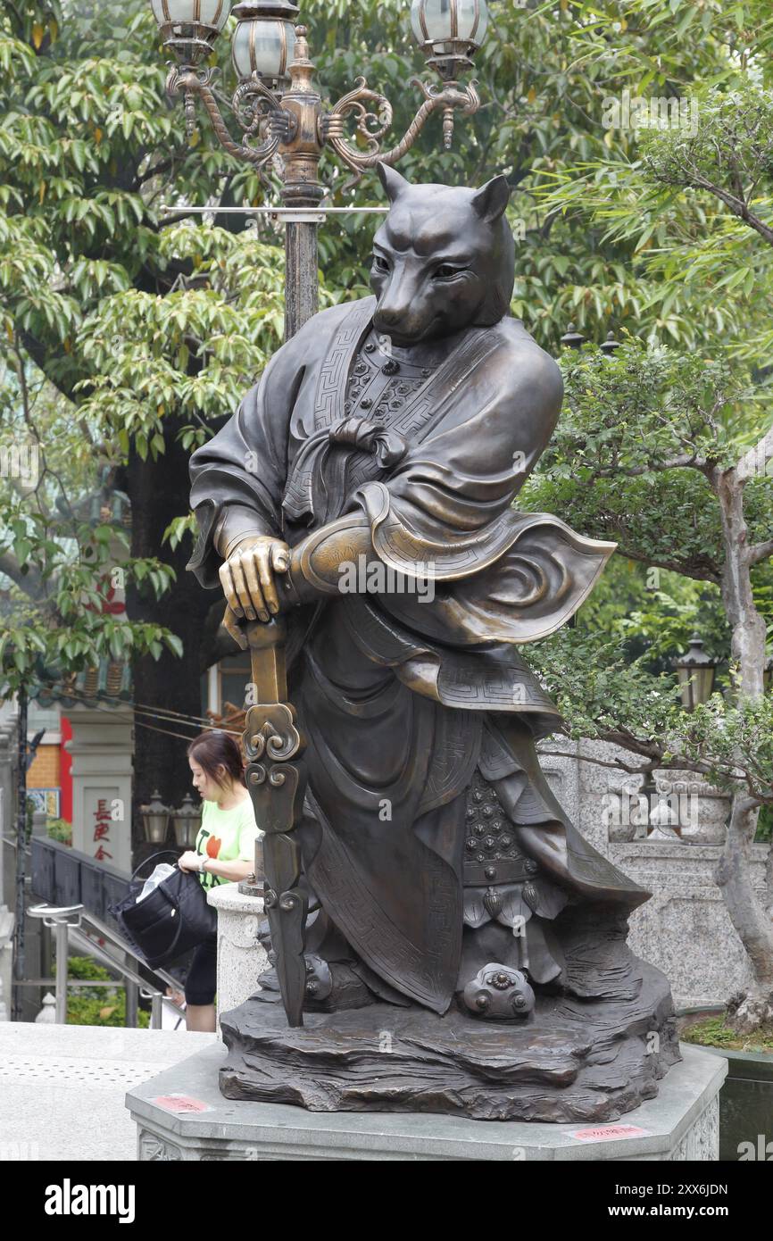 Bronze figure in a temple, Hong Kong, Asia Stock Photo - Alamy