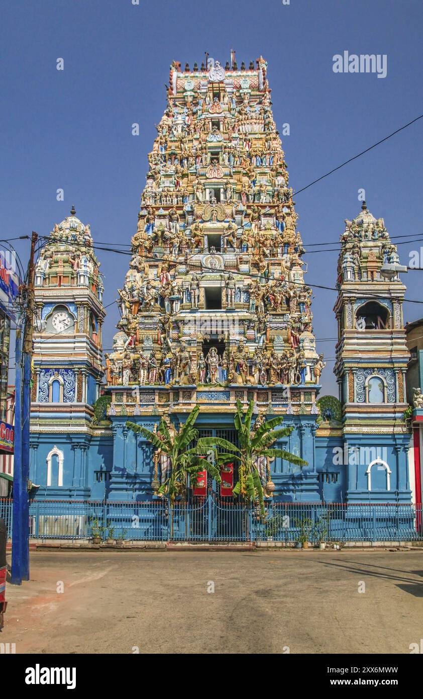 Colorful hindu temple with many figurines Stock Photo - Alamy Colorful hindu temple with many figurines Stock Photo - Alamy