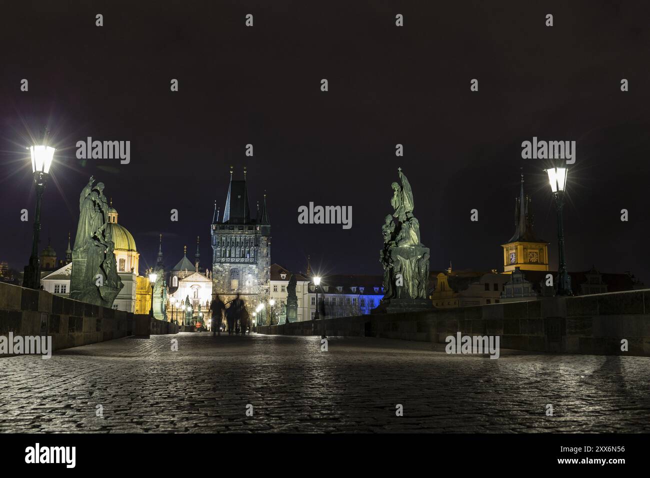 Prague's Charles bridge at night Stock Photo - Alamy