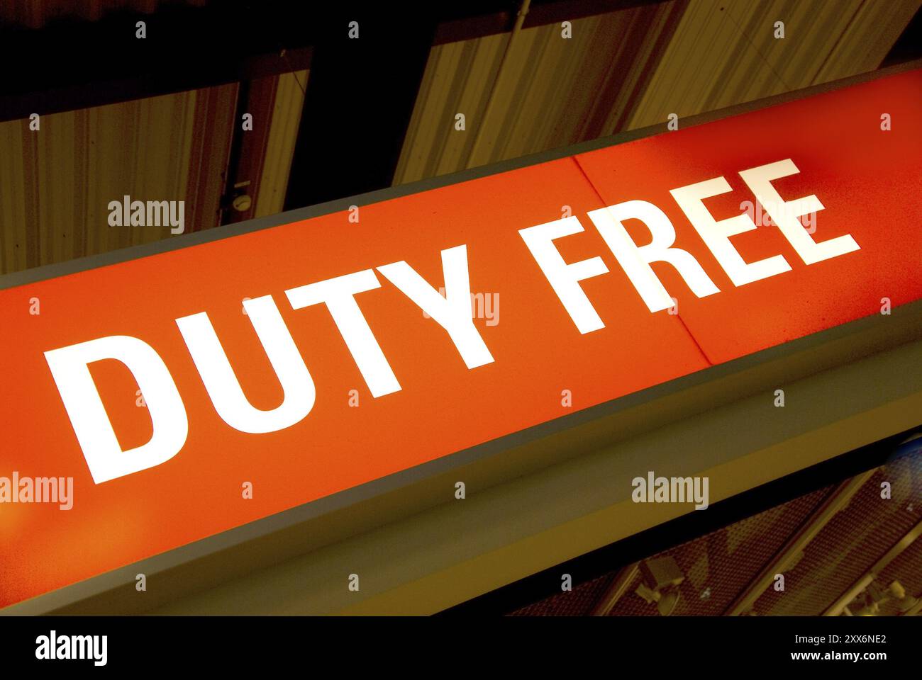 Striking sunlit sign hi-res stock photography and images - Alamy