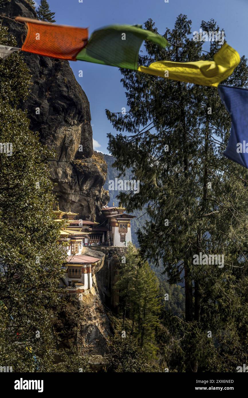 The Taktshang Palphug monastery on it's steep cliff Stock Photo - Alamy