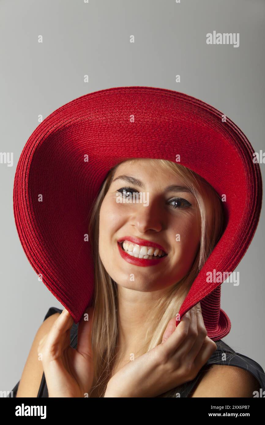 1 woman with hat hi-res stock photography and images - Alamy