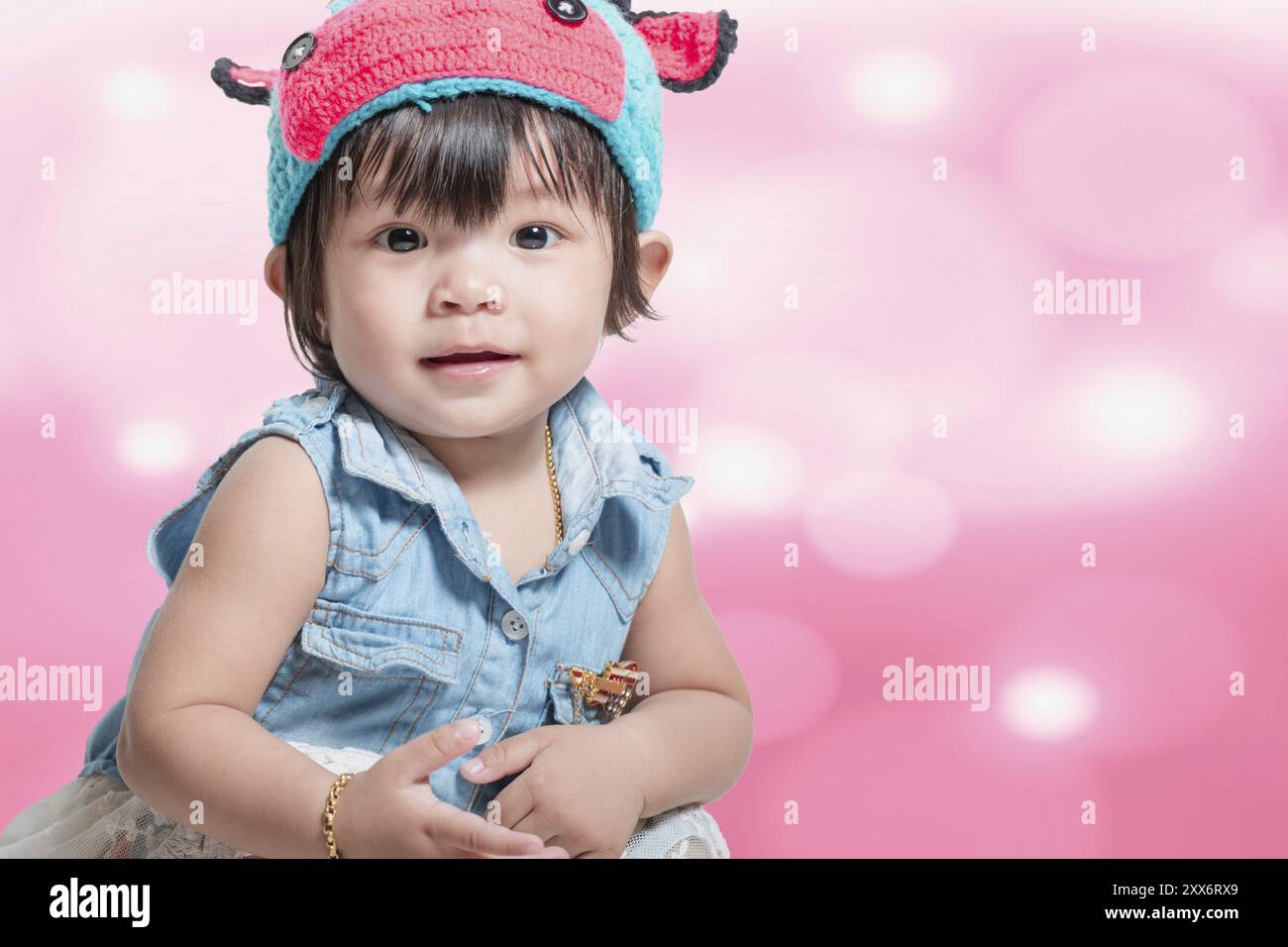 Asian cute girl smile hi-res stock photography and images - Alamy