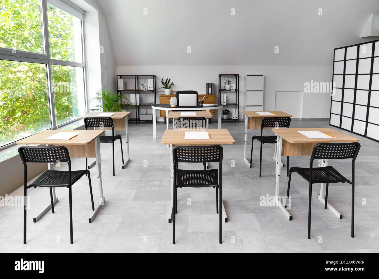 Homework papers classroom hi-res stock photography and images - Alamy