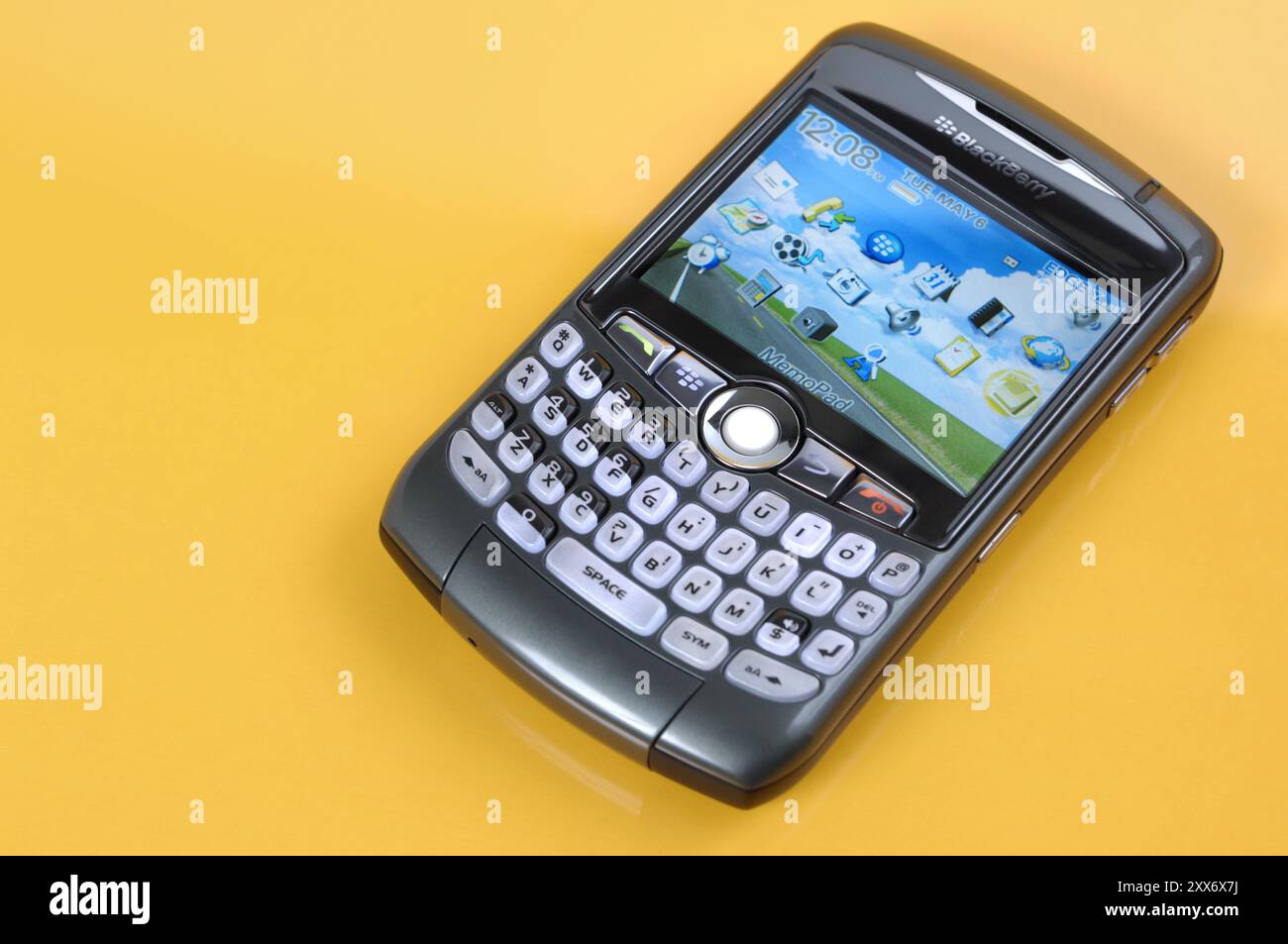 BlackBerry 8310 Curve stylish smartphone with illuminated display ...