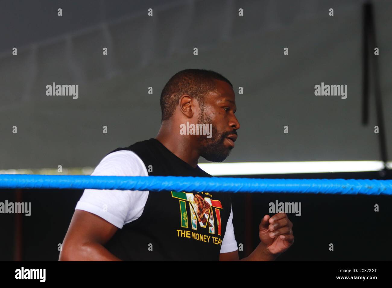 Mexico City, Mexico. 22nd Aug, 2024. American boxer Floyd Mayweather Jr ...