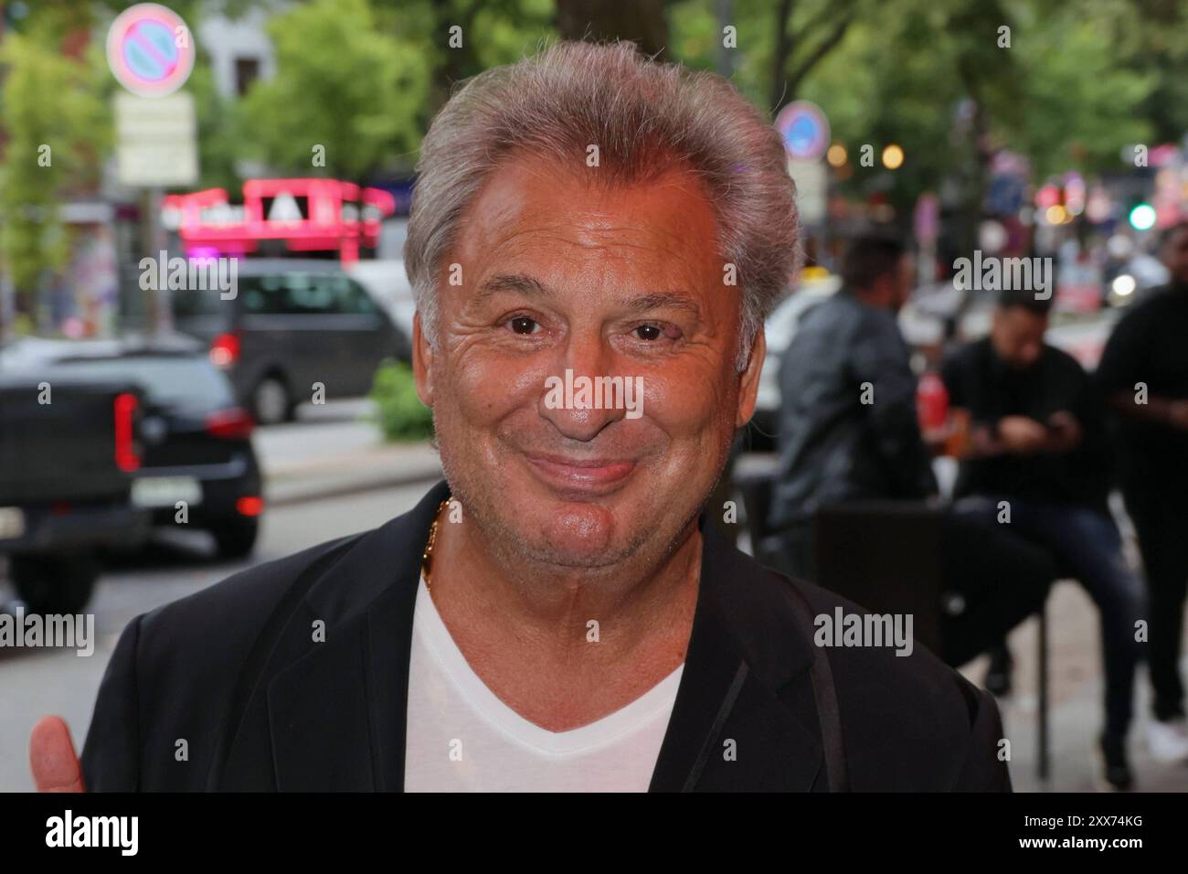 Peter mike wappler milliarden mike hi-res stock photography and images ...