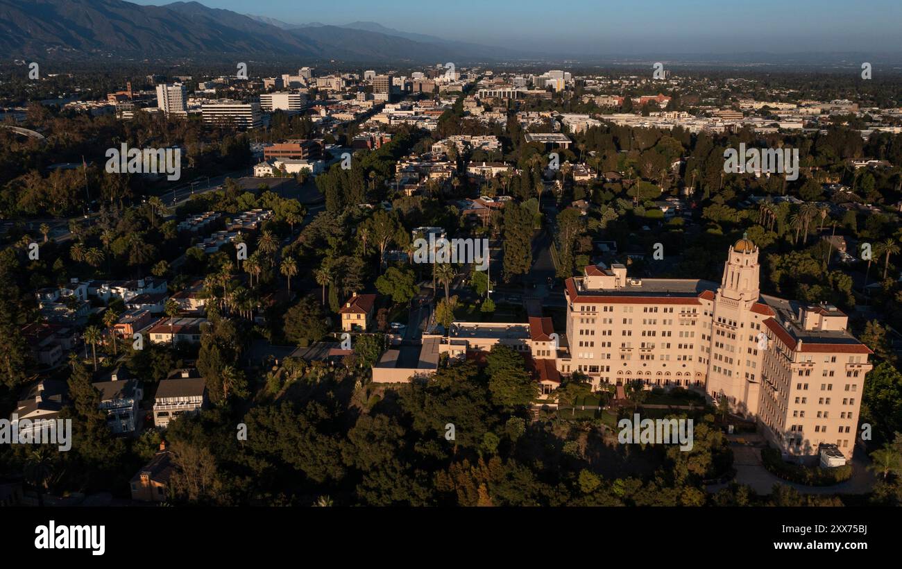 Sunset view of the historic skyline of downtown Pasadena, California ...