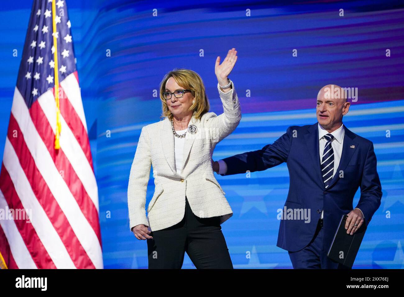 Chicago, USA. 22nd Aug, 2024. U.S. Senator of Arizona Mark Kelly walks ...