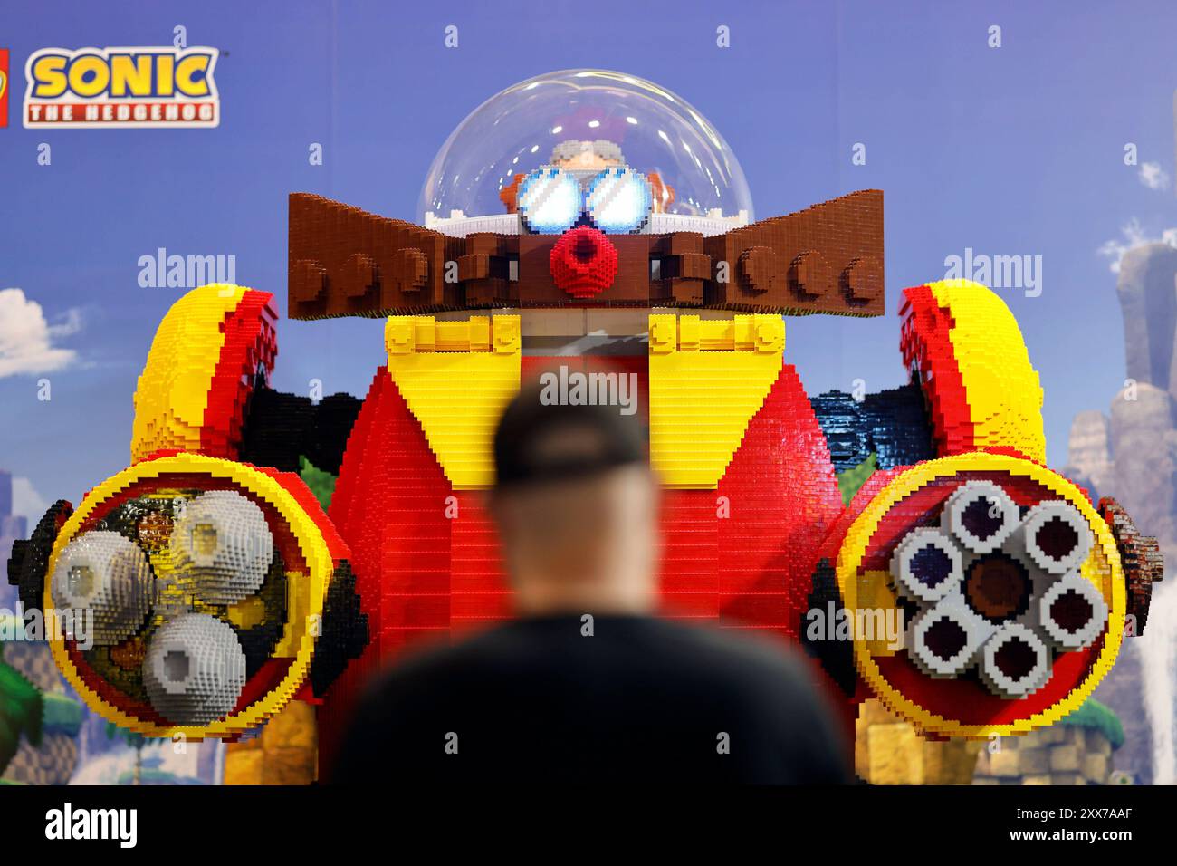 Sonic figur hi-res stock photography and images - Alamy