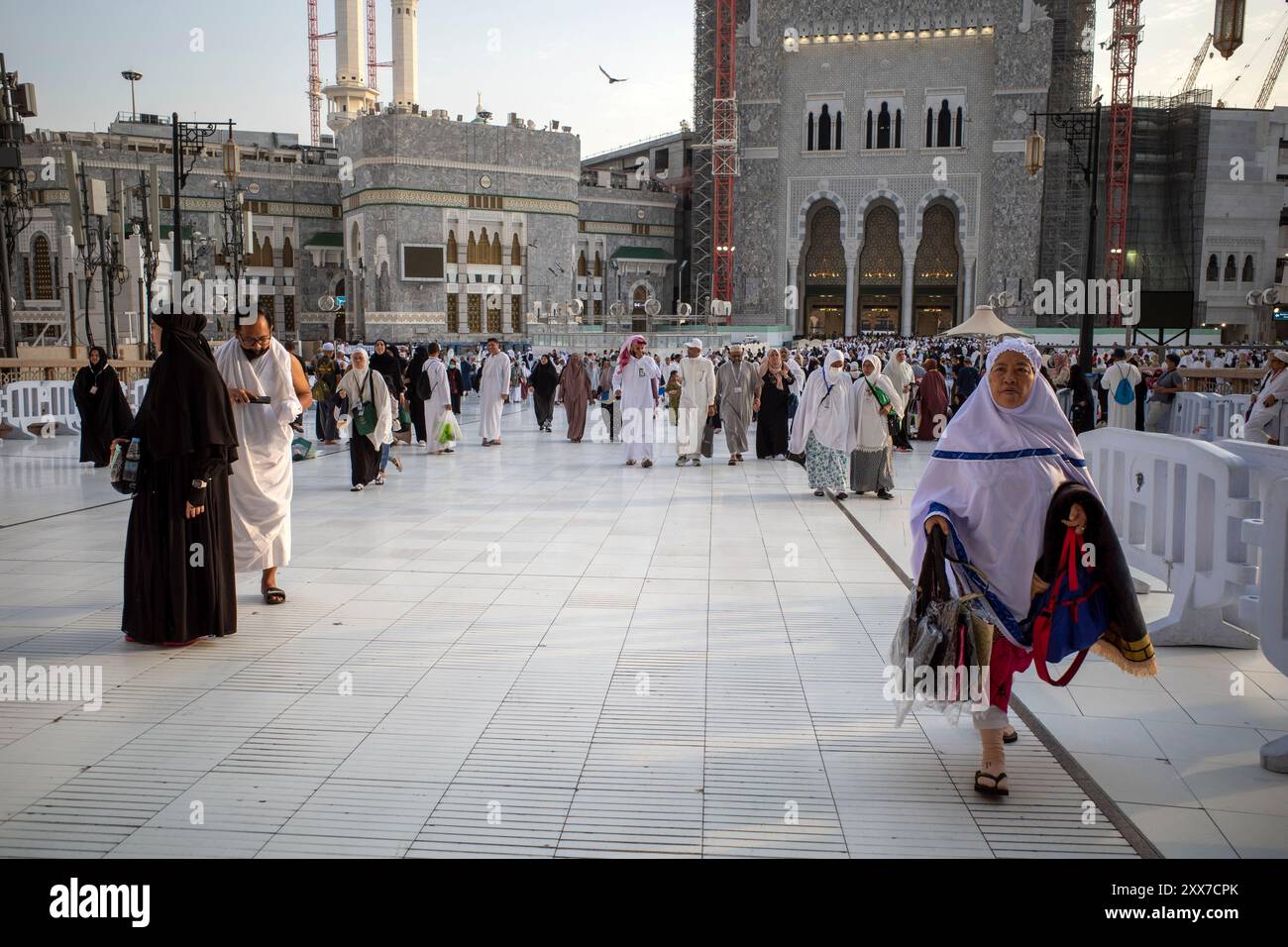 Mecca, Saudi Arabia - June 1, 2024: Hajj and Umrah pilgrims from around ...