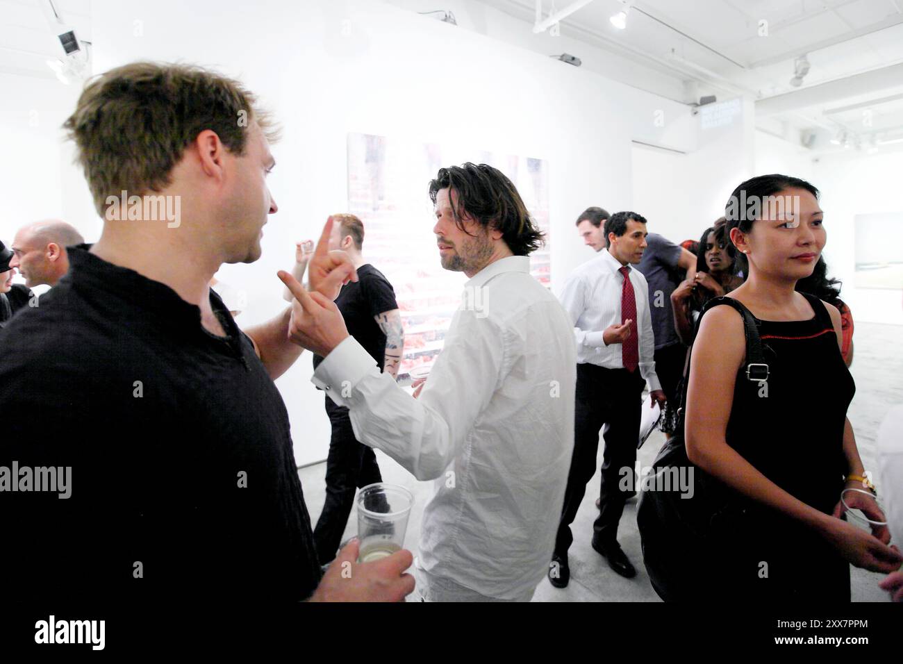 Kunstneren Frank Brunner feirer både utstillingsåpning og førtiårsdag ...