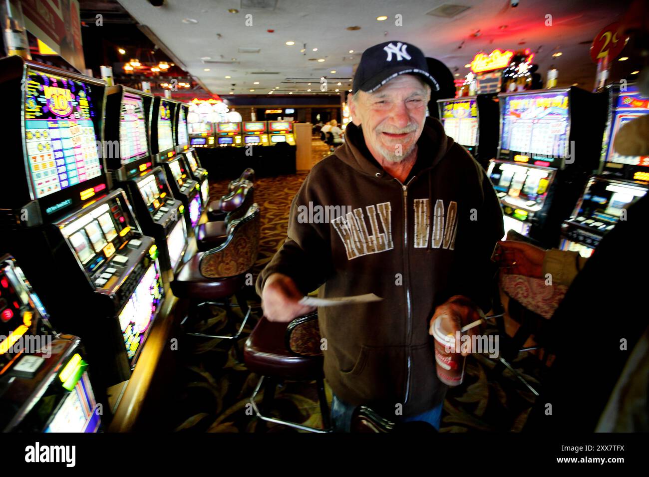 Henry hill mobster hi-res stock photography and images - Alamy