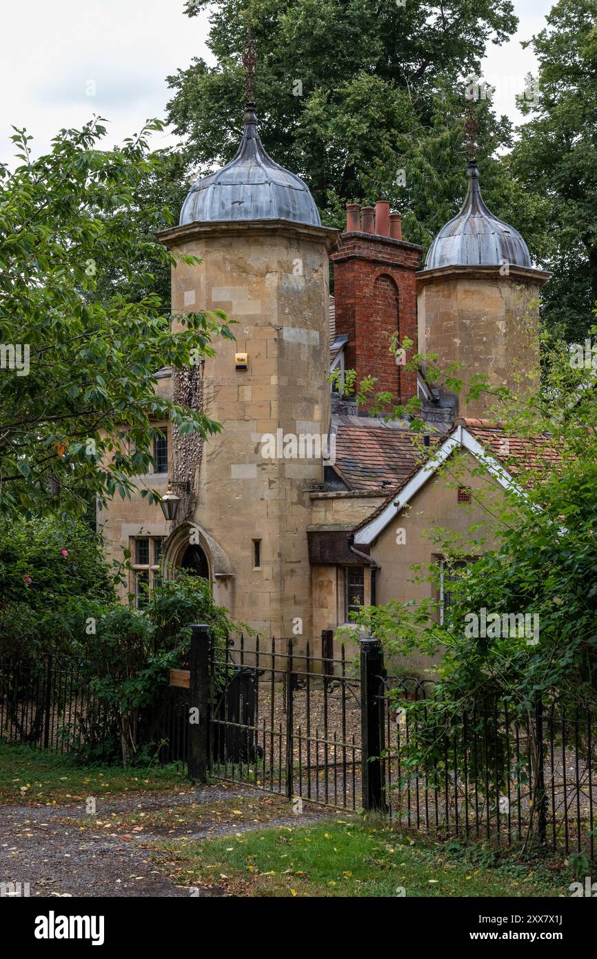 The Lodge at the entrance to the grounds of Gayhurst House, Gayhurst ...