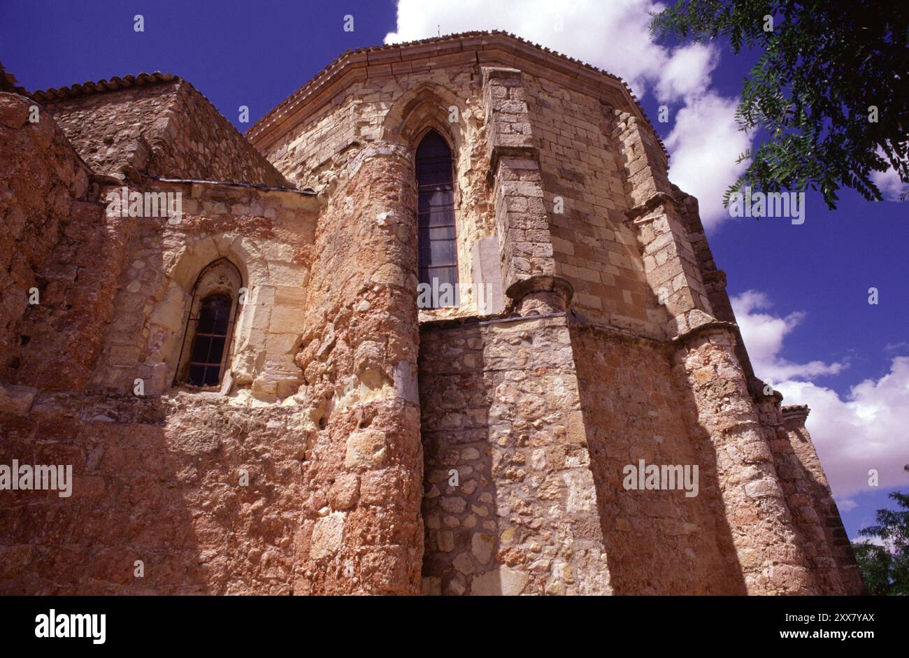 Colegiata de San Bartolomé (de origen visigodo, posteriormente románica ...