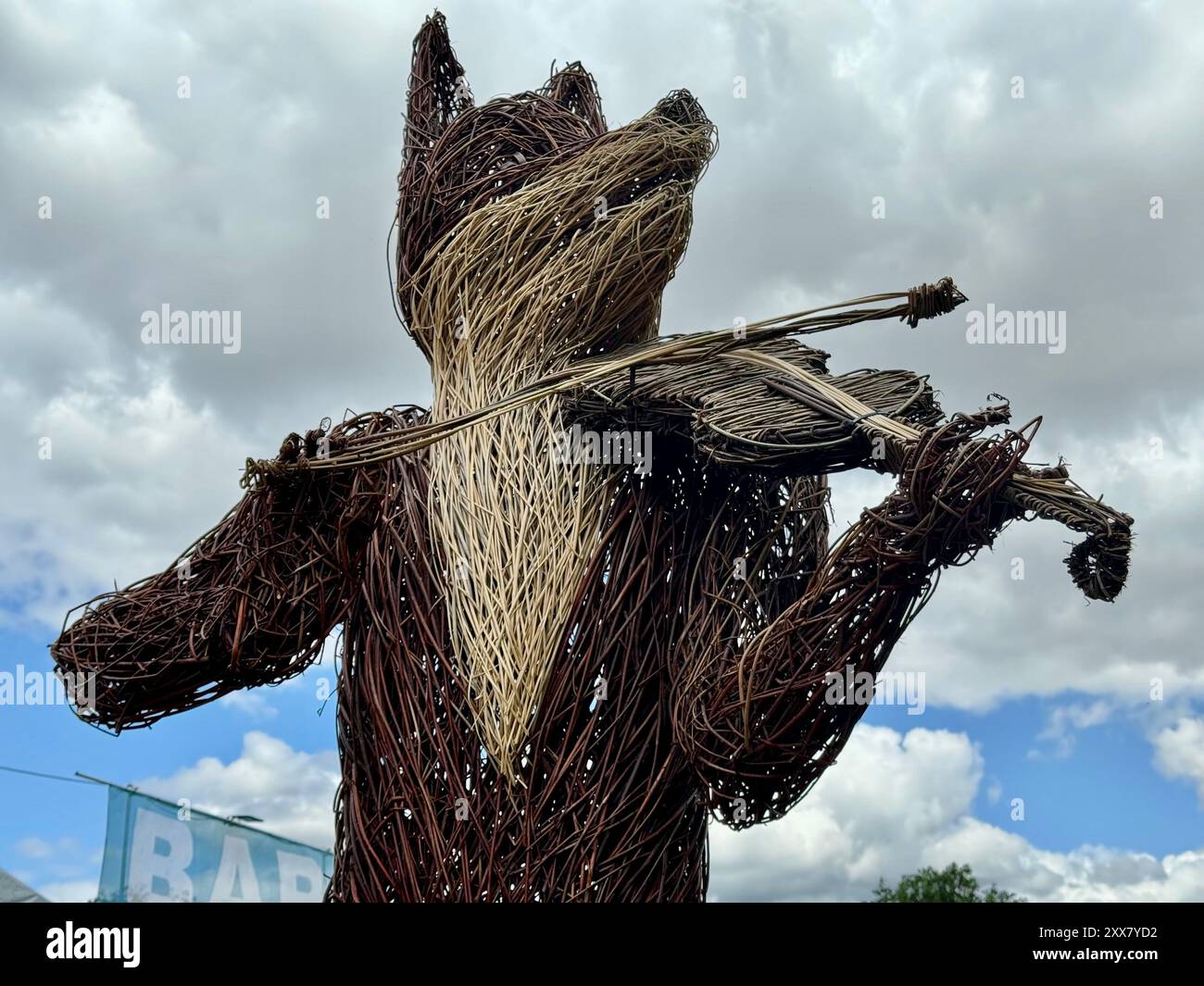 The famous wicker violin playing fox at The Cambridge Folk Festival ...