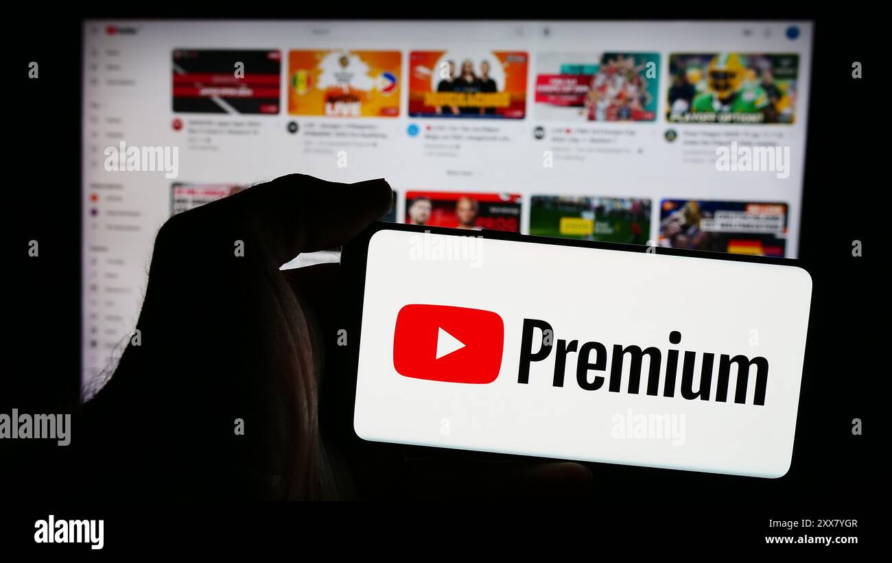 Youtube premium user hi-res stock photography and images - Alamy