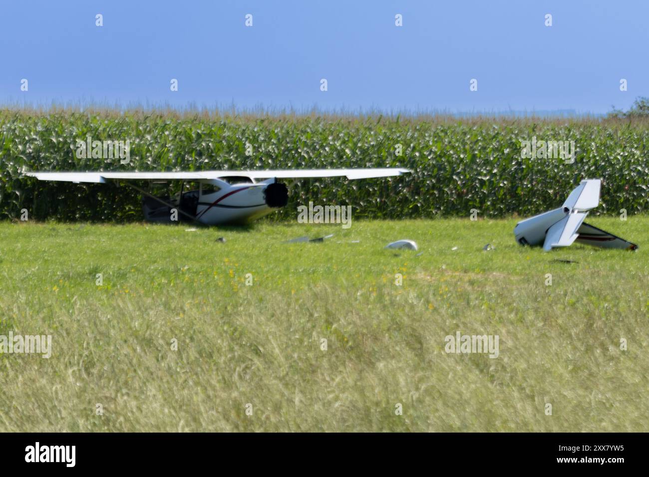 Plane crash hi-res stock photography and images - Alamy
