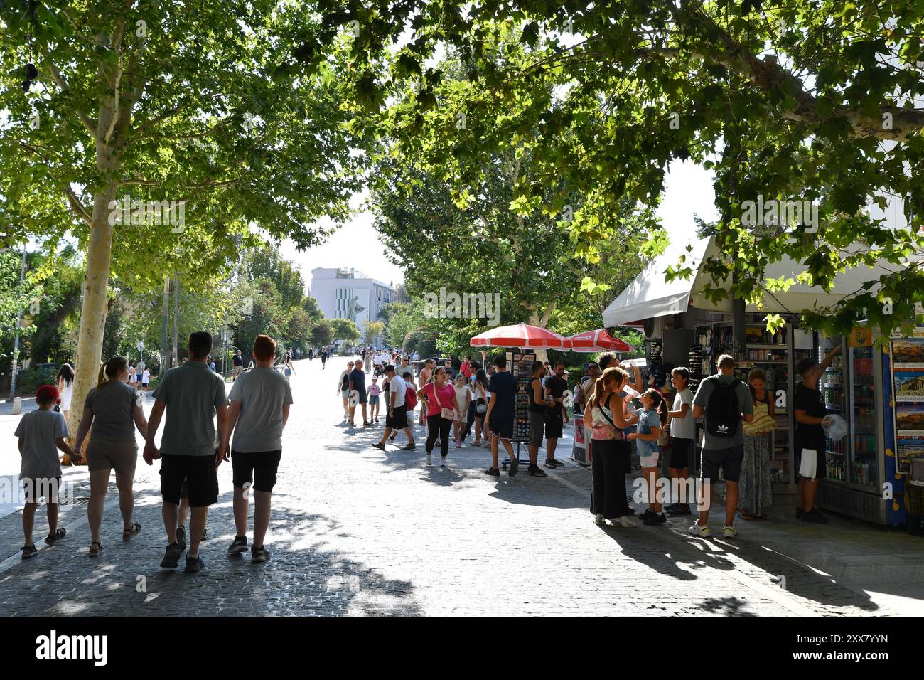 Summer street scene in Athens, Greece Stock Photo - Alamy