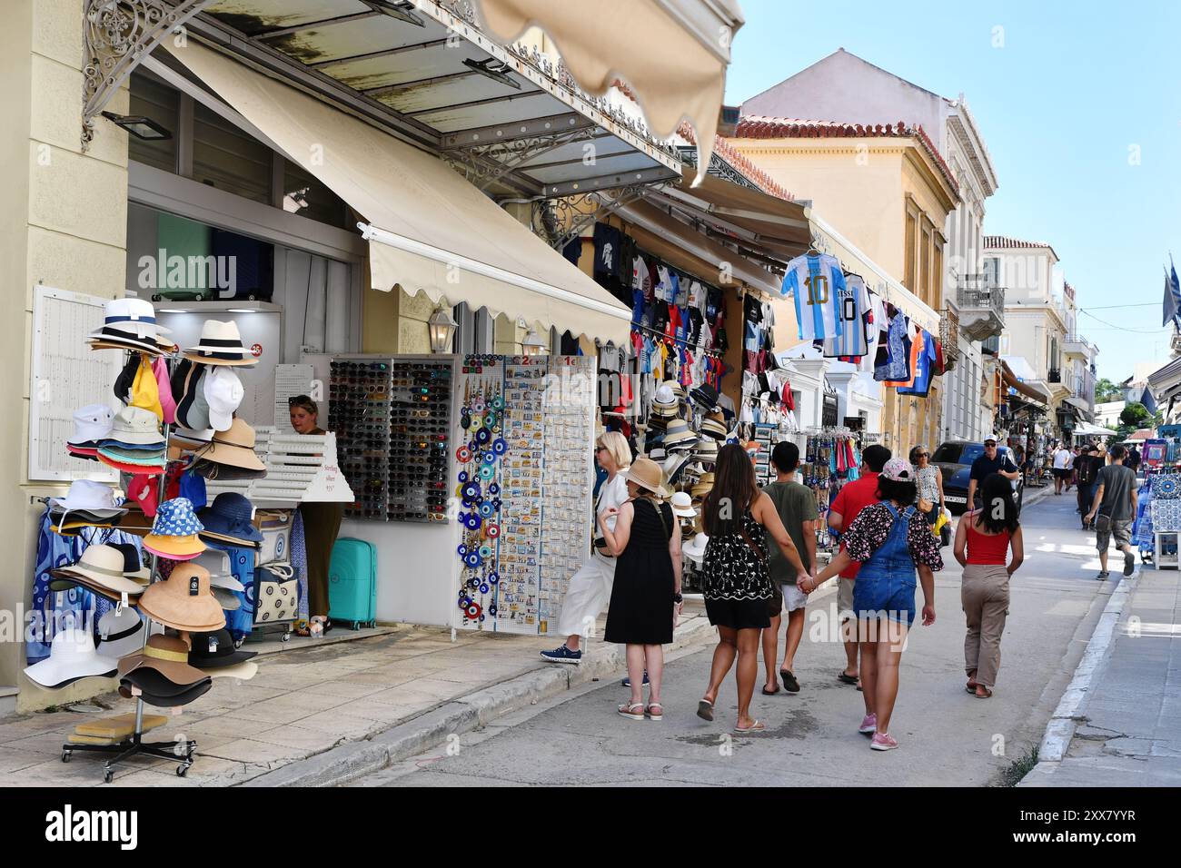 Summer street scene in Athens, Greece Stock Photo - Alamy