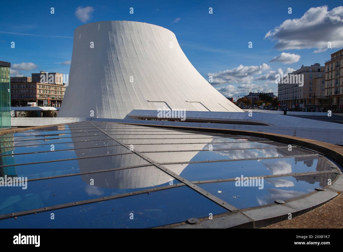 Oscar Neimeyer in the centre of Le Havre is dominated by the whi Stock ...