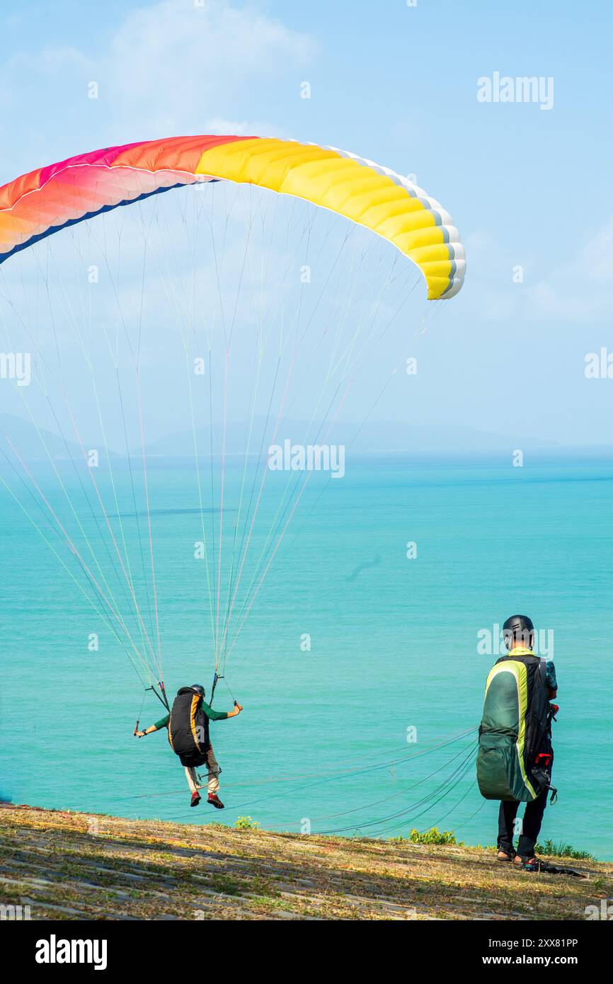 Paragliding in Bukit Bubus, Besut Terengganu. Bukit Bubus is famous for ...