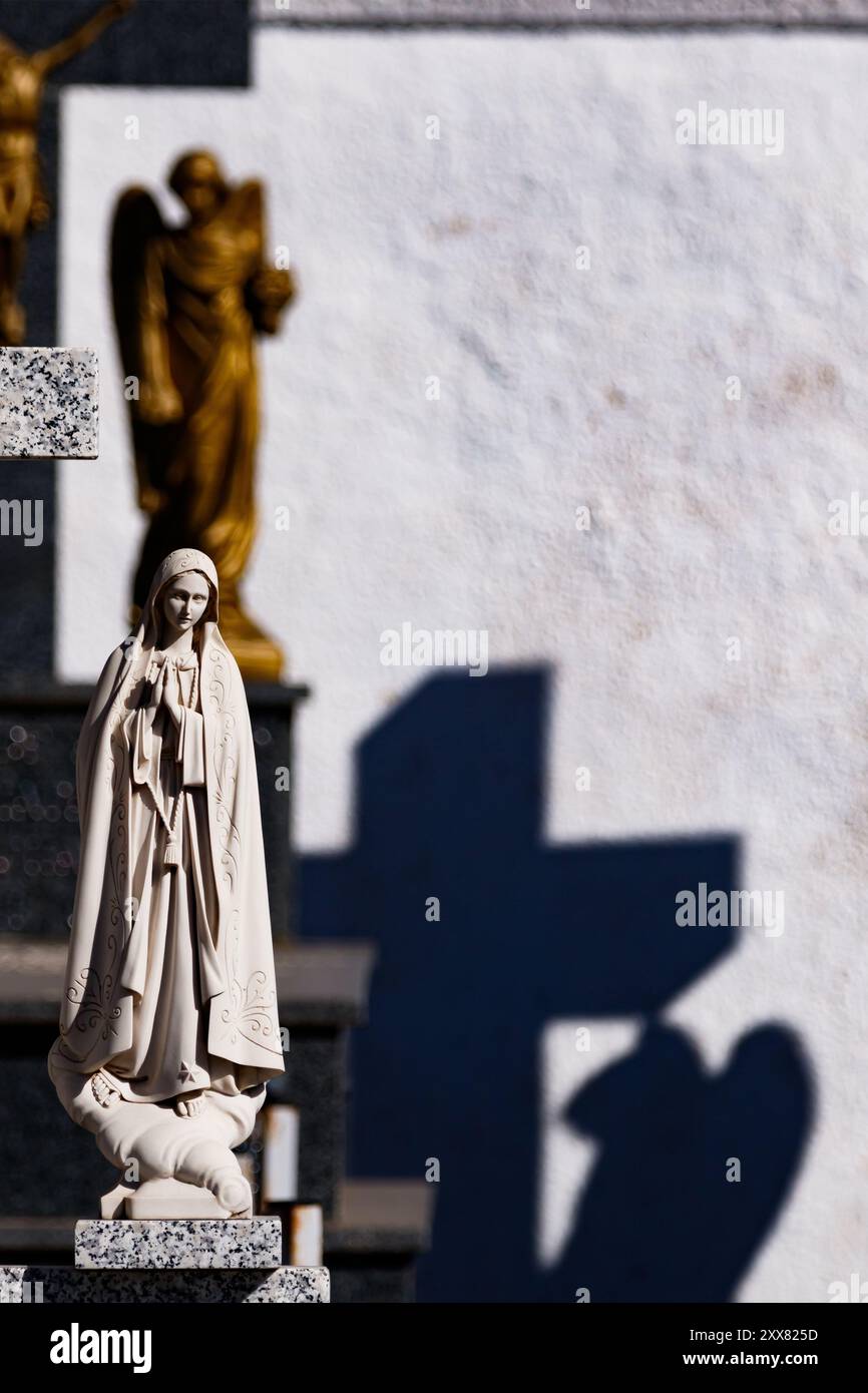 Statue of virgin Maria in the Alhambra Cemetery Stock Photo - Alamy