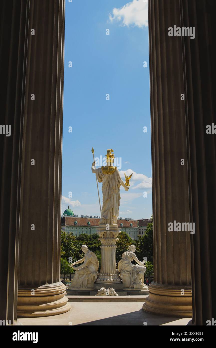 Pallas atena hi-res stock photography and images - Alamy