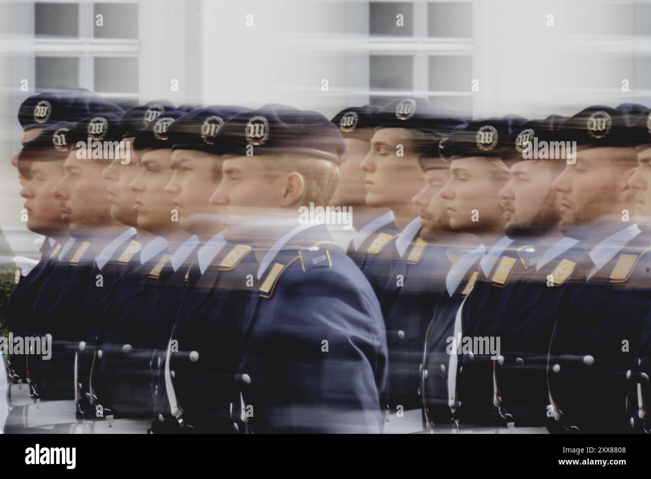 Soldiersm hi-res stock photography and images - Alamy