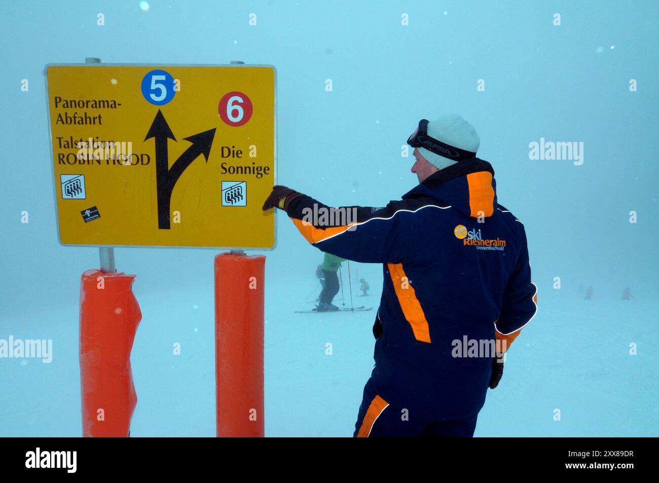 a warning sign on the ski slope for safety while skiing on ski slopes ...