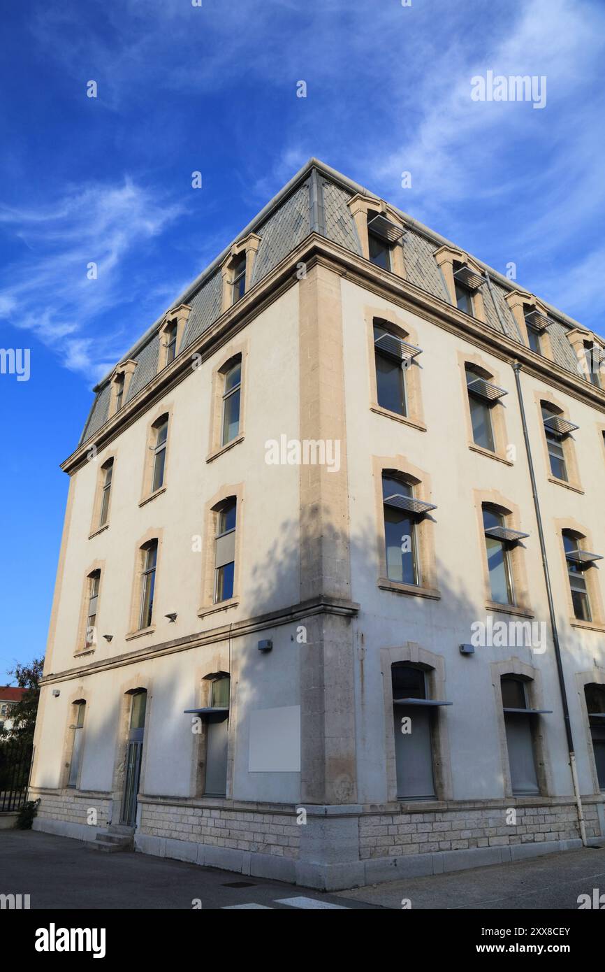 University of Avignon, France. French name: L'Universite d'Avignon ...