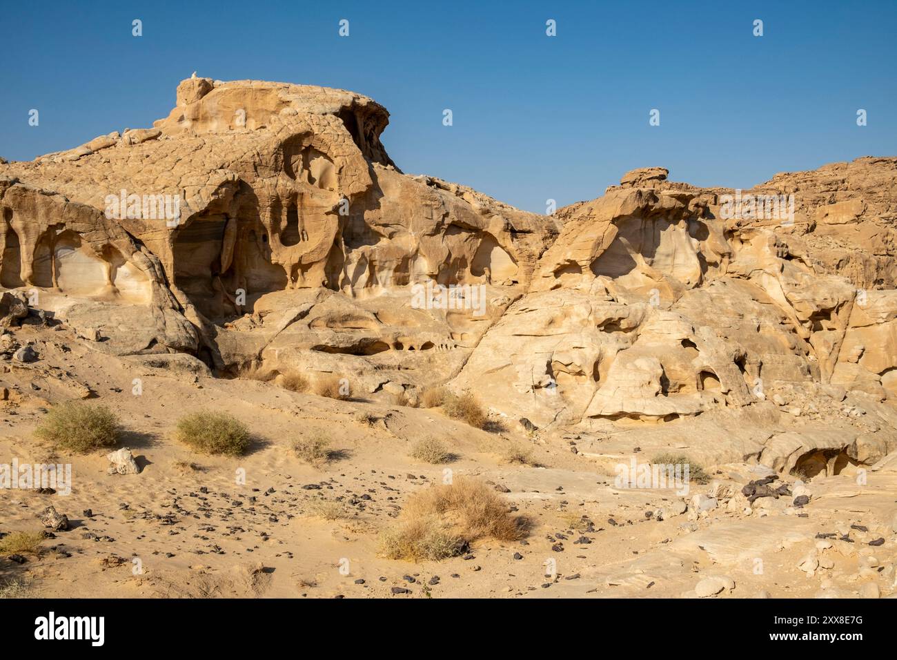 Jordan, landscape of the Rainbow Valley South of Petra Stock Photo - Alamy