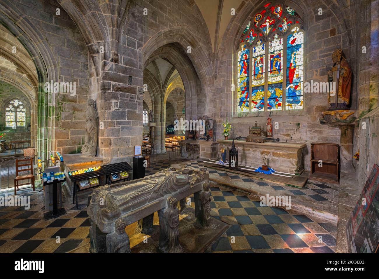 Saint ronan sculpture hi-res stock photography and images - Alamy