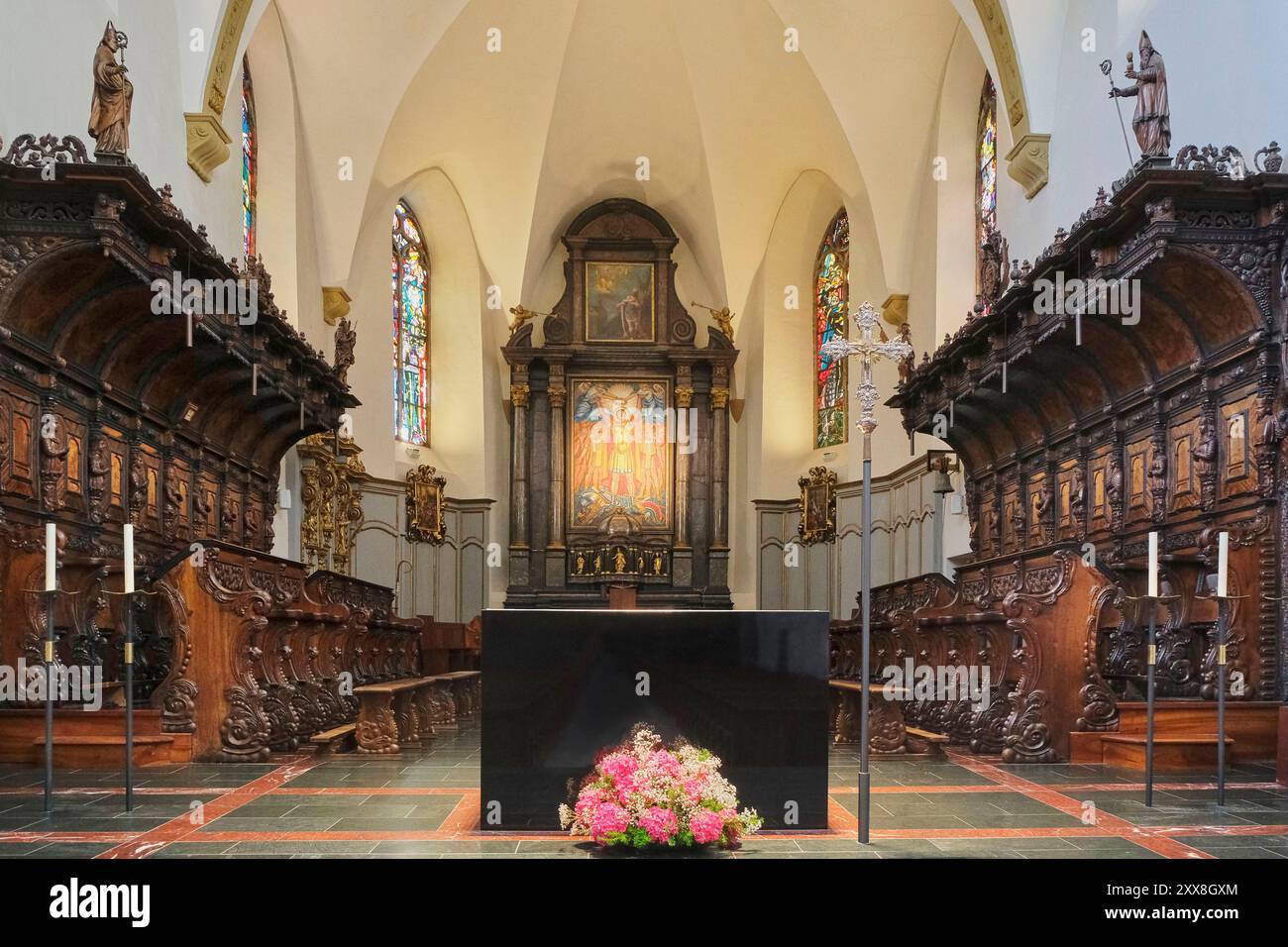Basilica saint denis abbey hi-res stock photography and images - Alamy